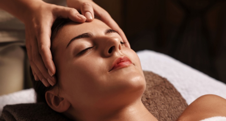 5 Ways At-Home Spa Massages Can Support Better Sleep for Busy Dubai ...